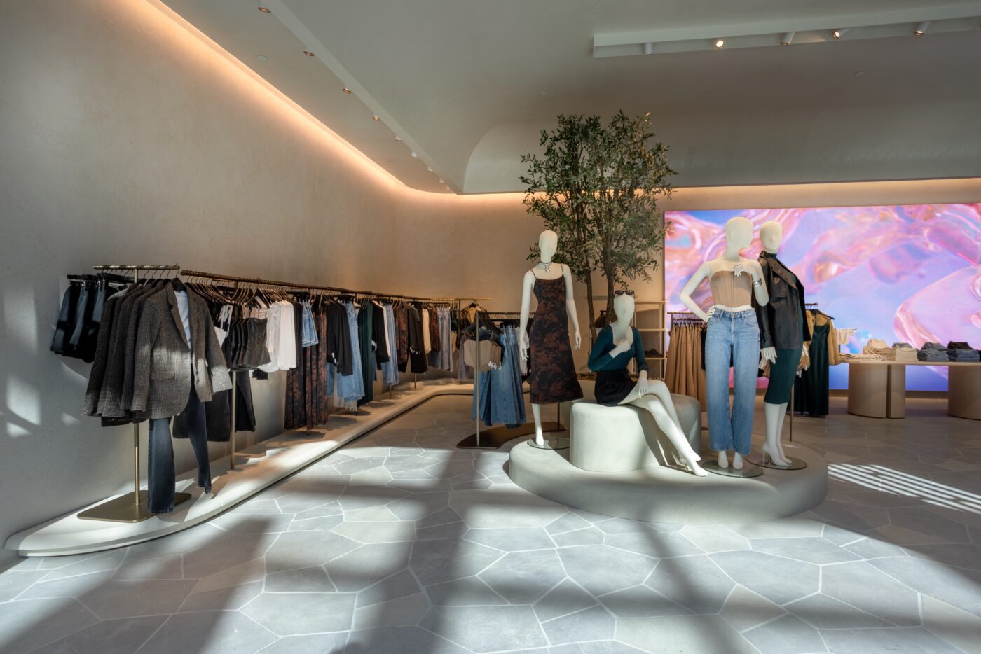 Dynamite unveils new flagship store at Royalmount | Groupe Dynamite